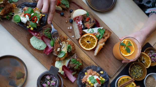 Enjoy a vega(n) high tea in Utrecht with a group - Gys